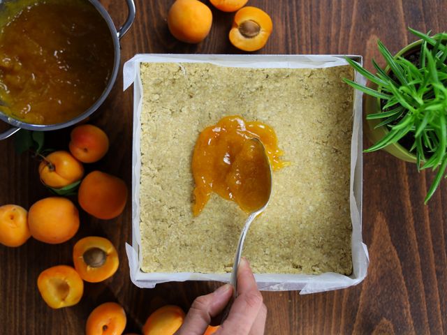 Crumble μπάρες με βερίκοκο - Συνταγές | Sweet & Bitter by Maria ...